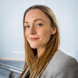 Maria Rosala – darkpatterns.jp